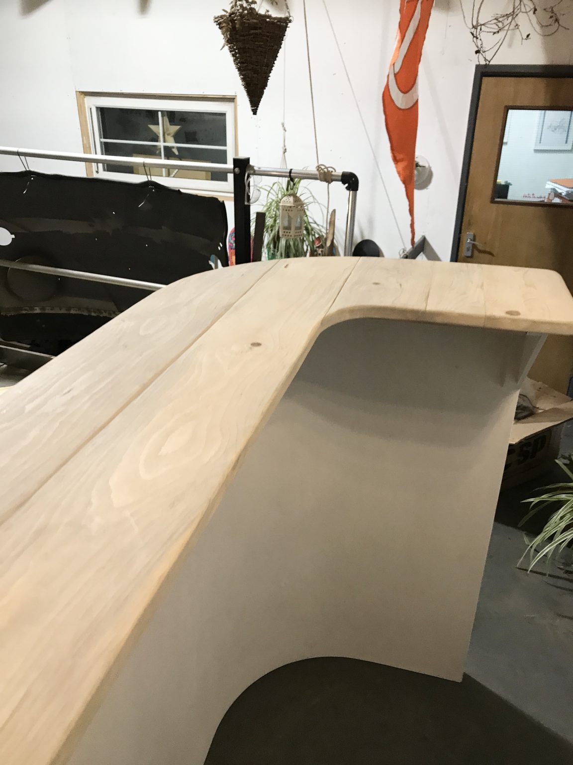 The Tiki Surf Bus Bar Is Finished! - Nikki Loy