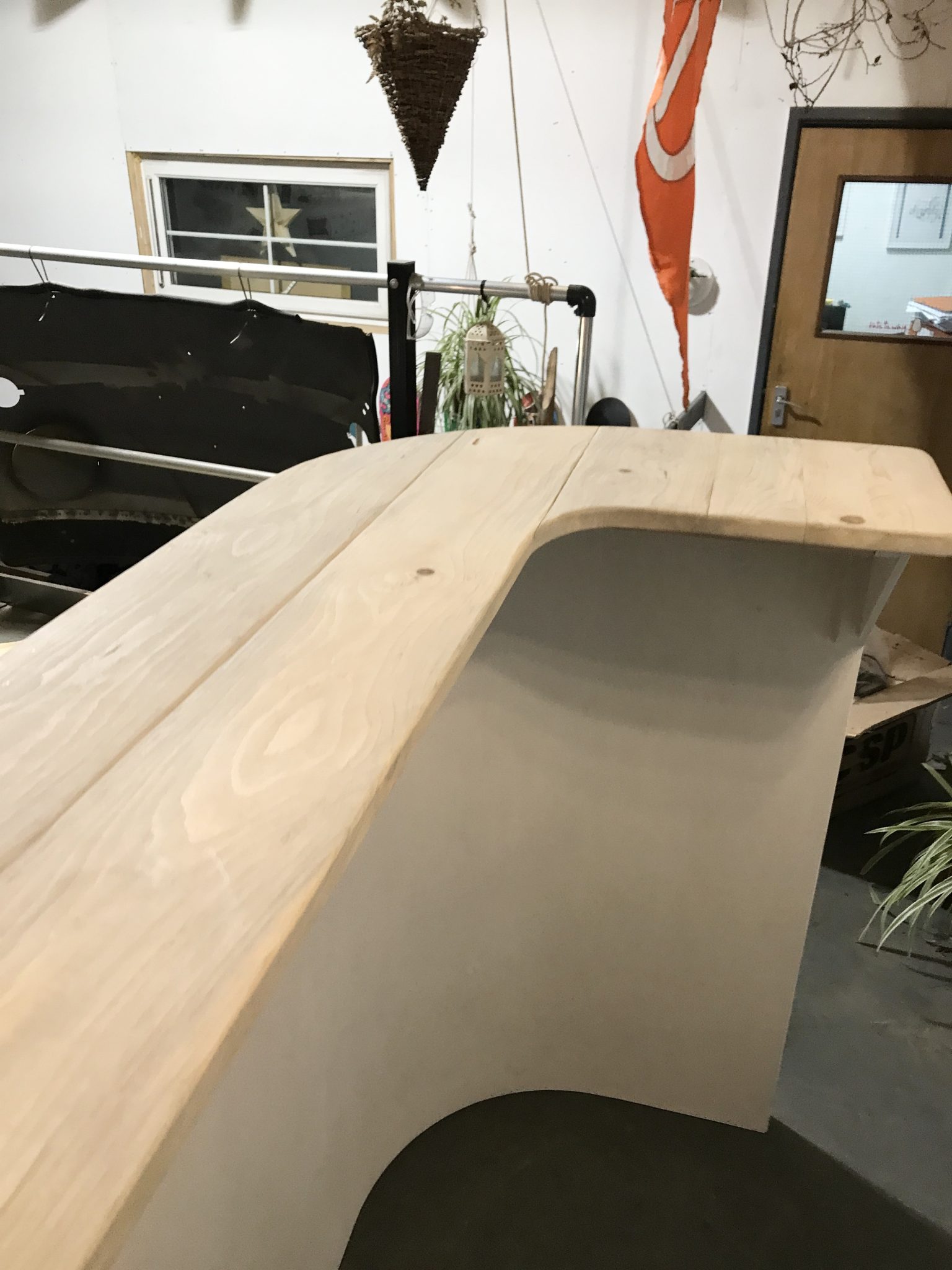 The Tiki Surf Bus Bar Is Finished! - Nikki Loy
