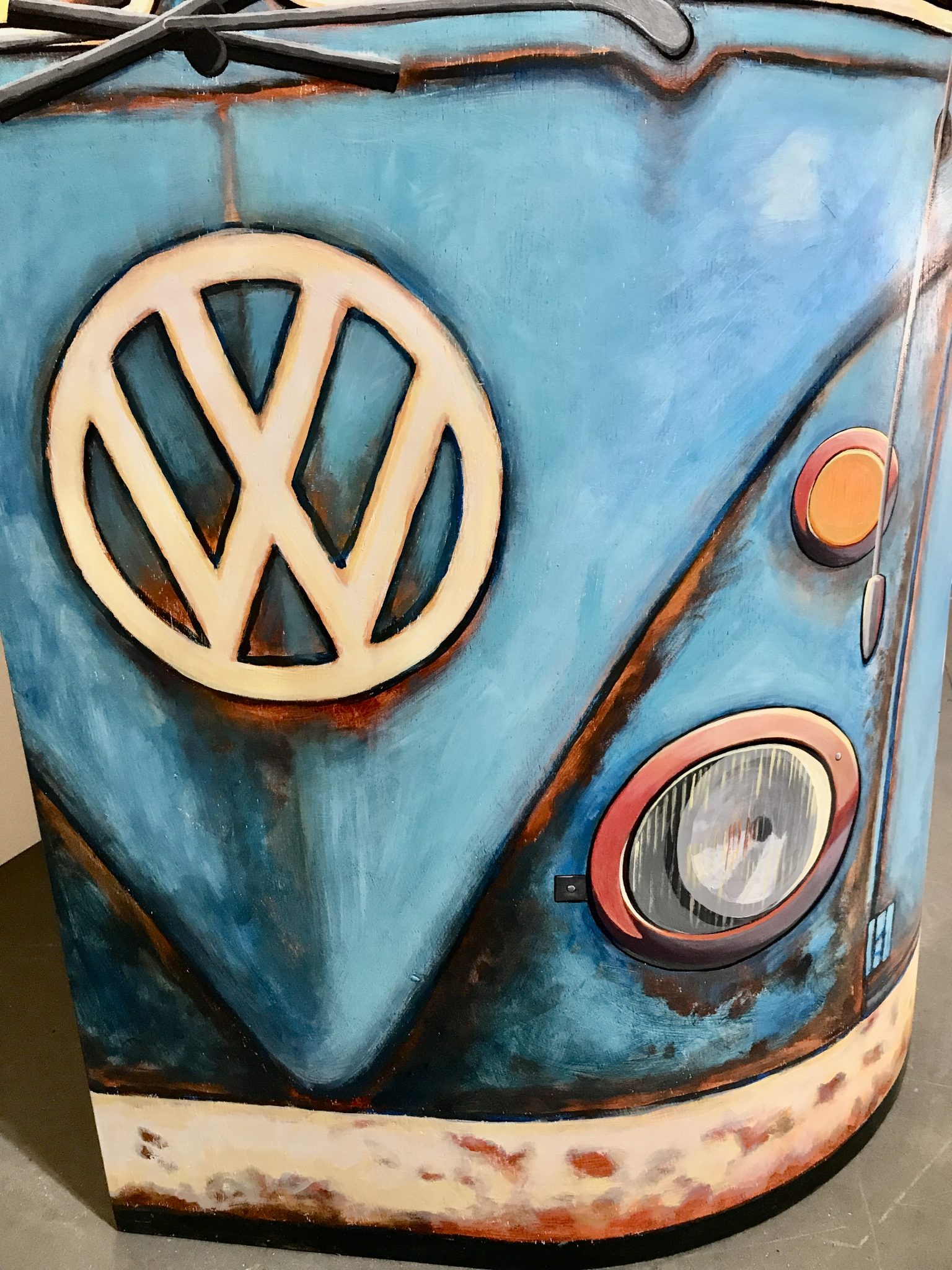 The Tiki Surf Bus Bar Is Finished! - Nikki Loy