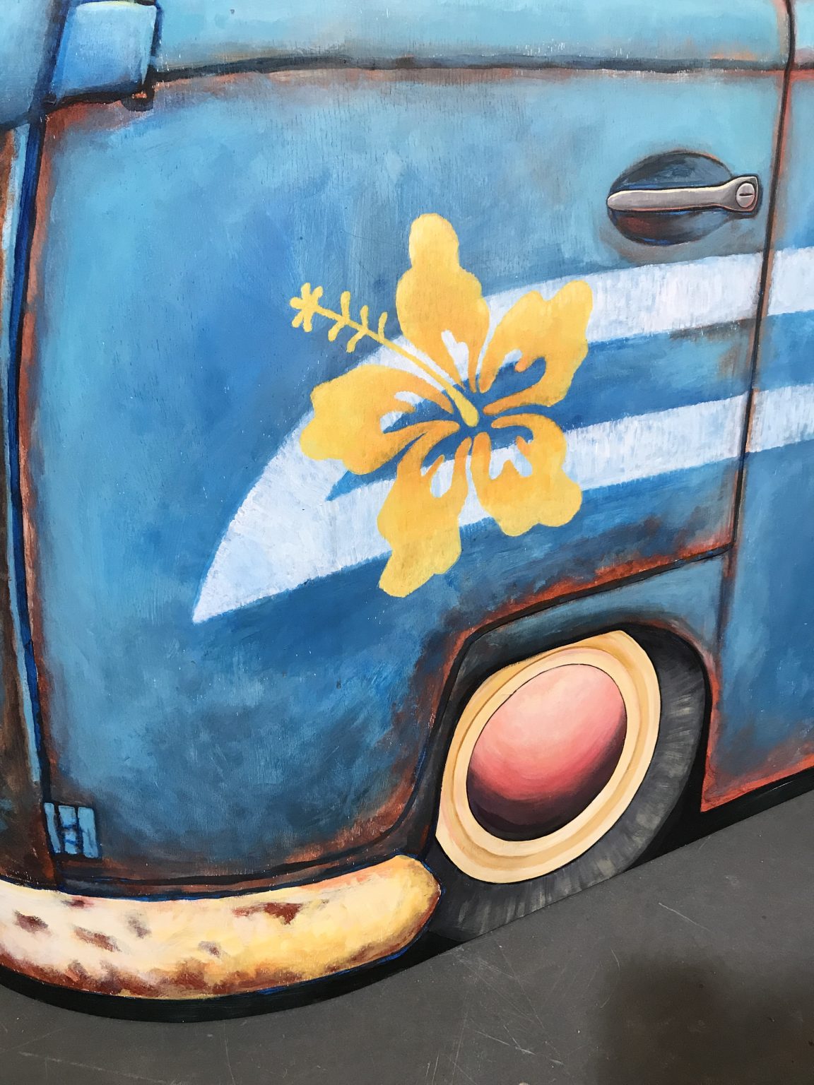 The Tiki Surf Bus Bar Is Finished! - Nikki Loy